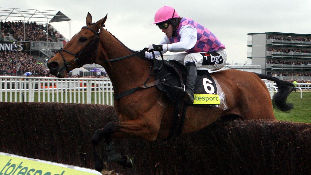Mick Fitzgerald leads tributes to owner Sir Robert Ogden