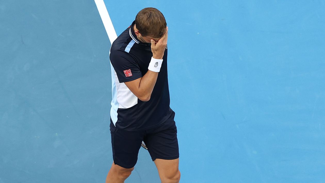 Australian Open: Dan Evans beaten in straight sets