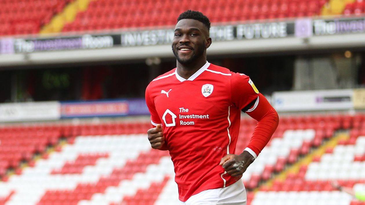 Daryl Dike: Man Utd, Chelsea, Tottenham - is Barnsley's American hero ...