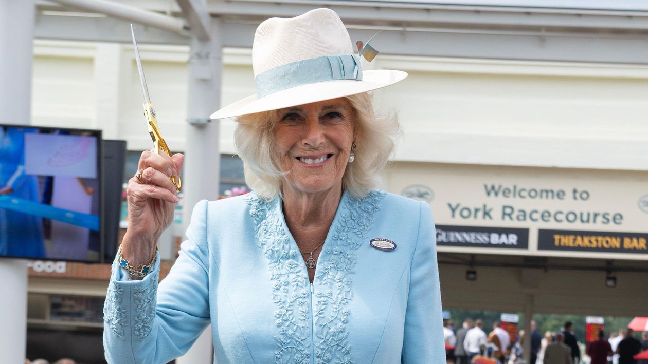 Goldream receives royal attention as the Queen makes York visit