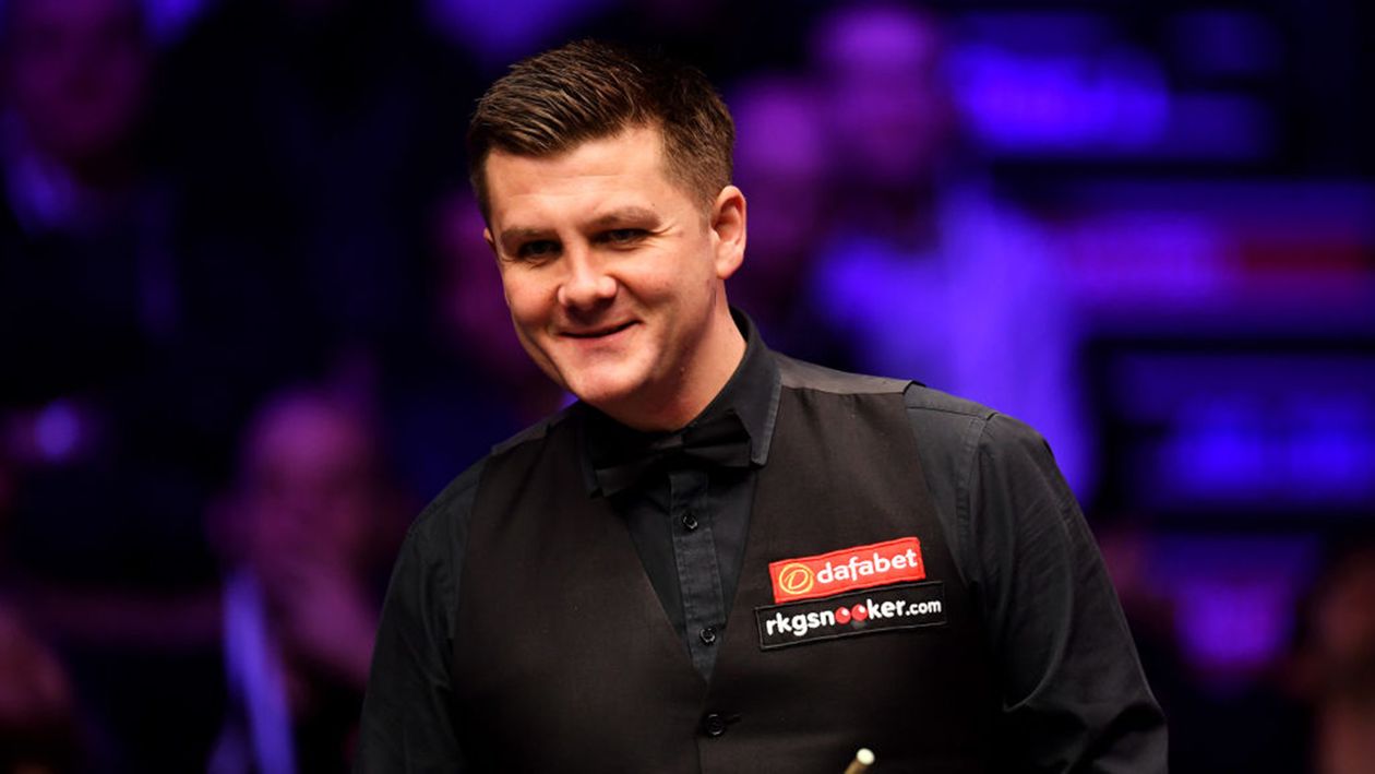 Snooker Shoot Out: Ryan Day beats Mark Selby in final