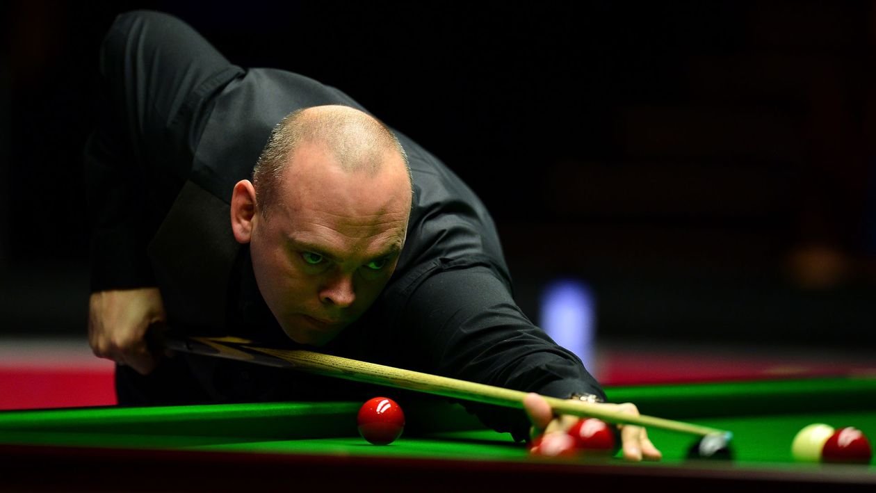 UK Championship: Stuart Bingham makes 147 maximum break in first round win