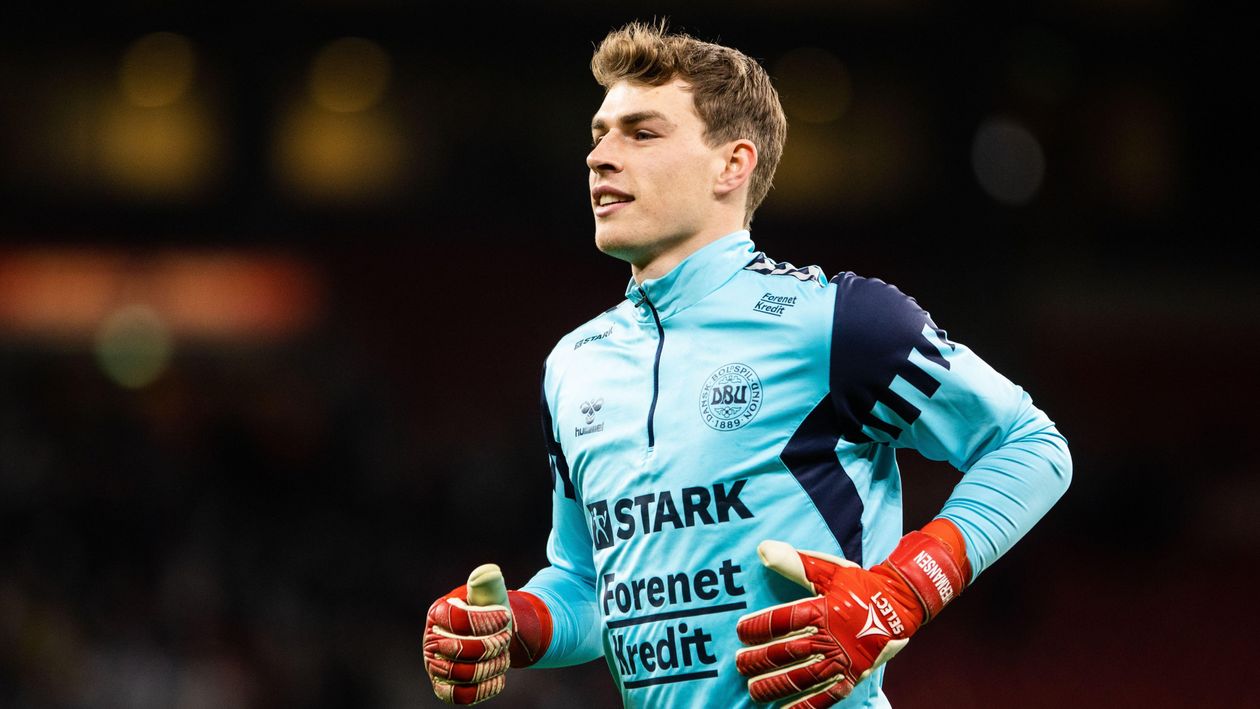 Leicester sign goalkeeper Mads Hermansen from Brondby