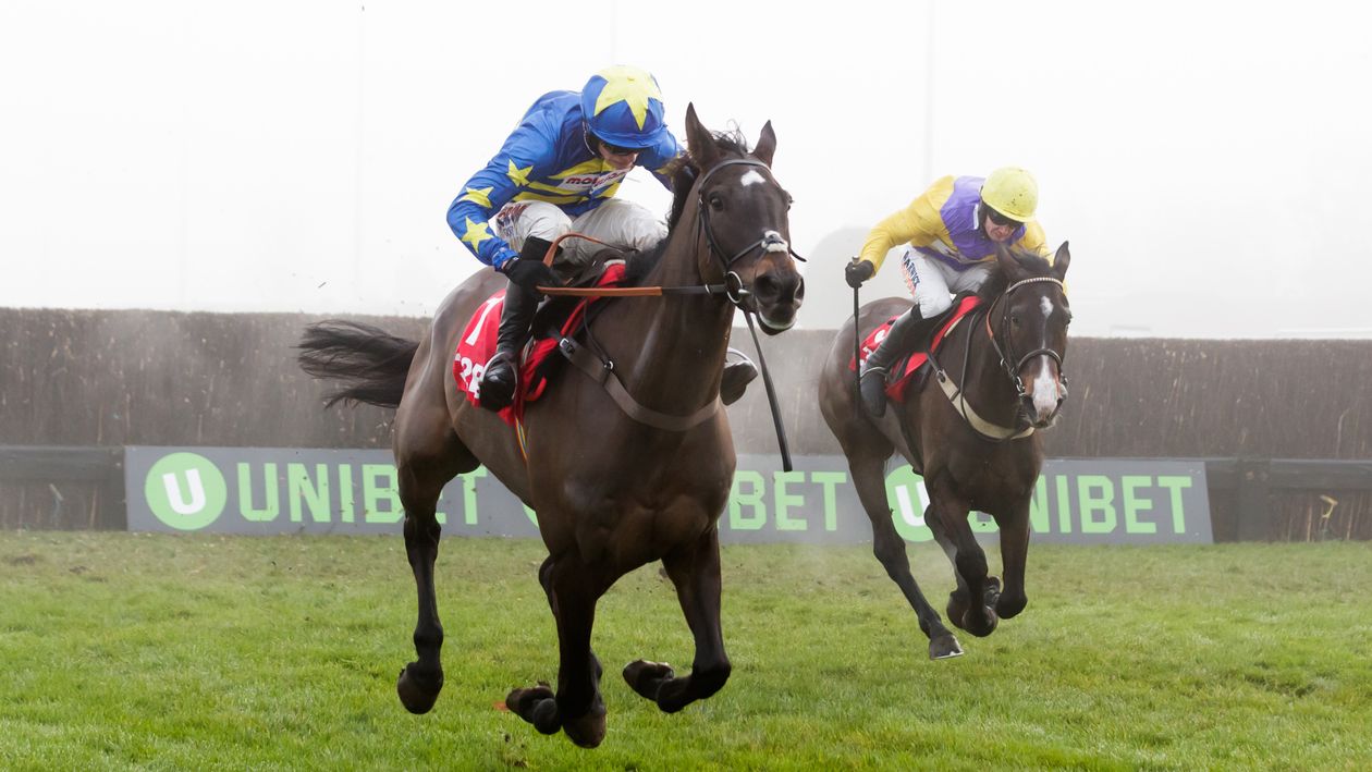 Dynamite Dollars guns down Kalashnikov in Wayward Lad