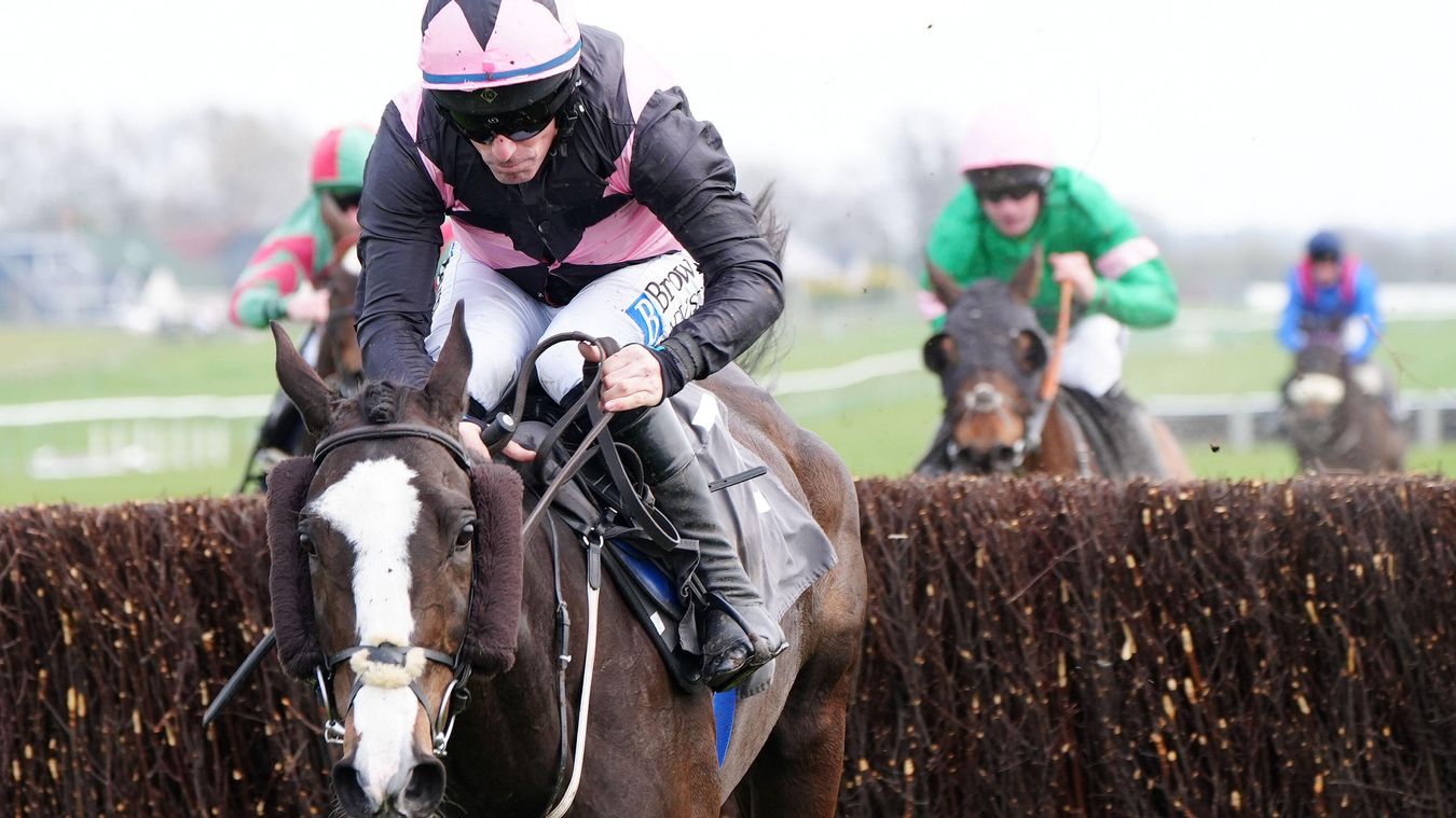 Ayr Review | Cracking Rhapsody won the Coral Scottish Champion Hurdle