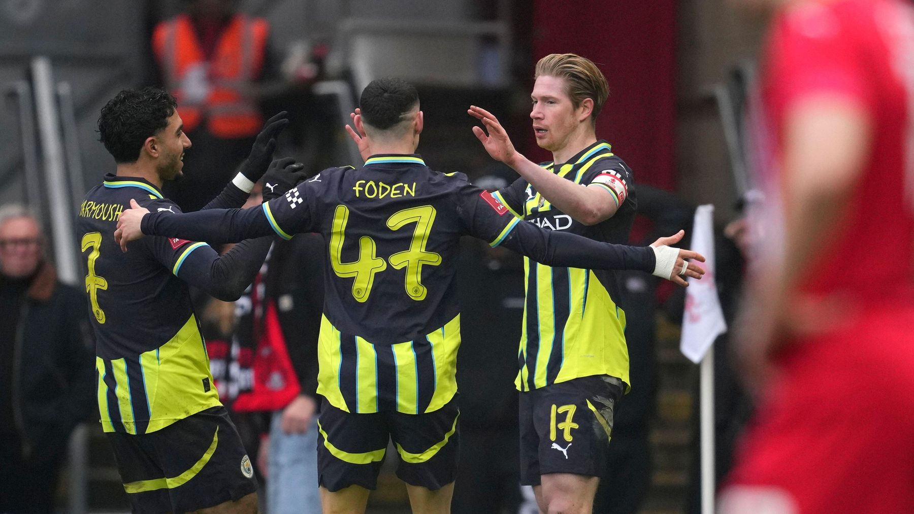 FA Cup round-up: Man City survive scare at Leyton Orient; Burnley beat ...