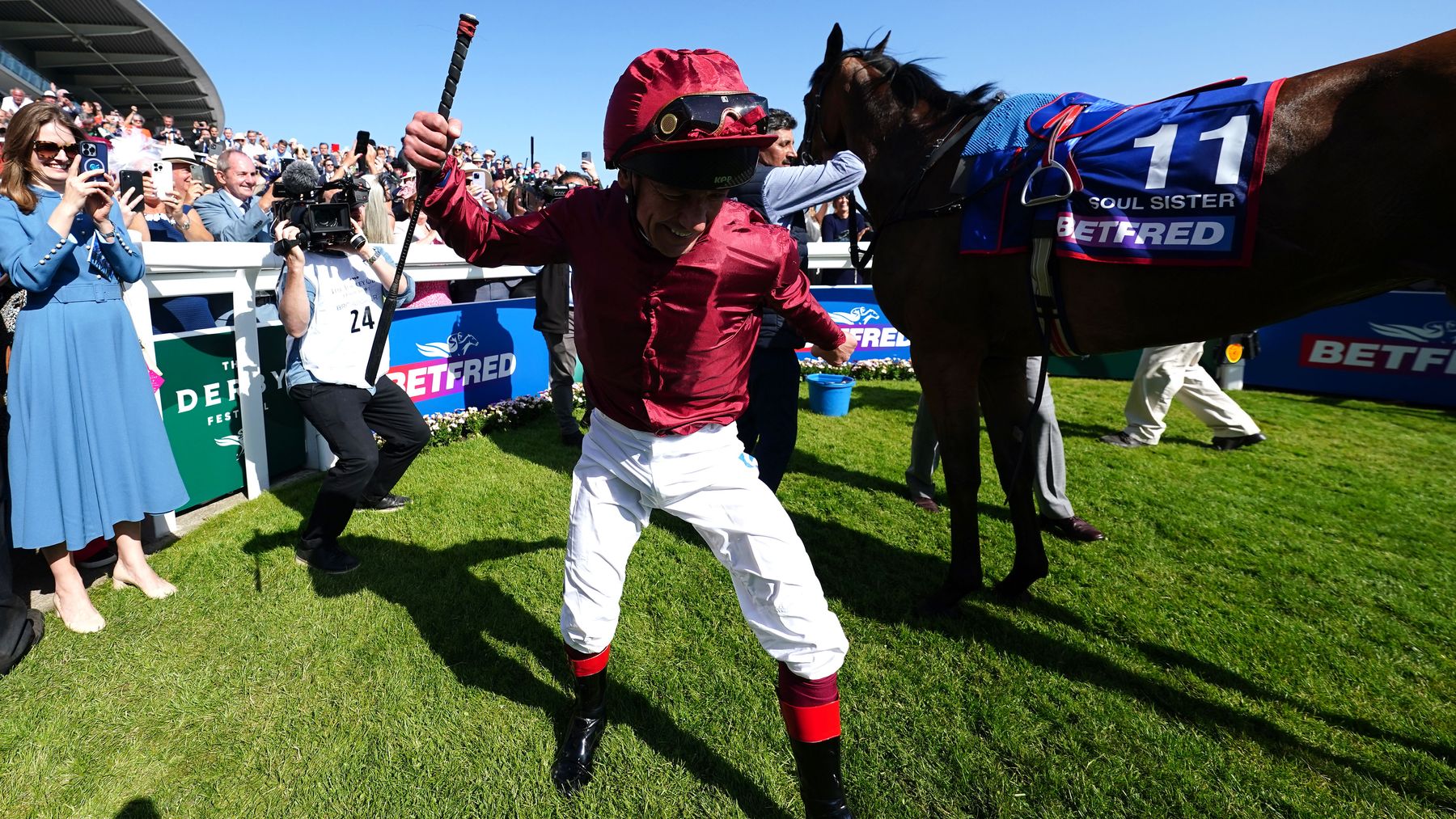 Frankie Dettori shows again why he will be missed after Group One Epsom ...