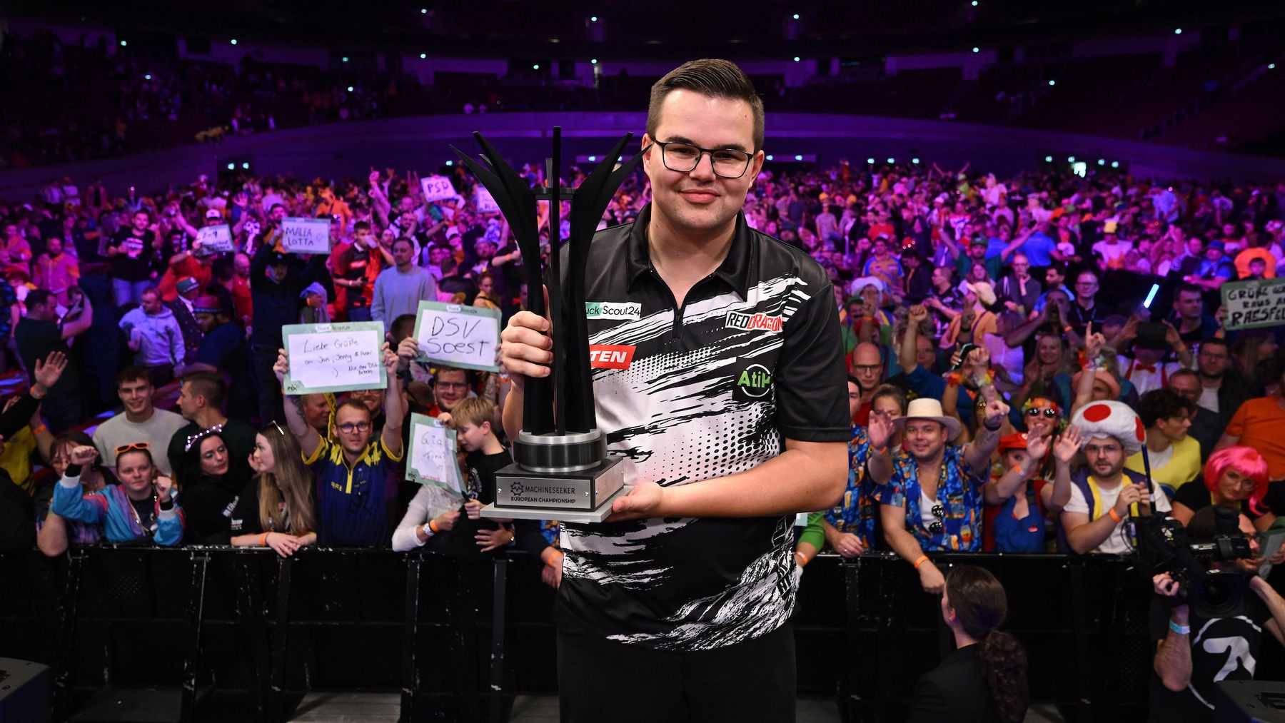 Darts results: Gian van Veen wins maiden major title against Luke ...