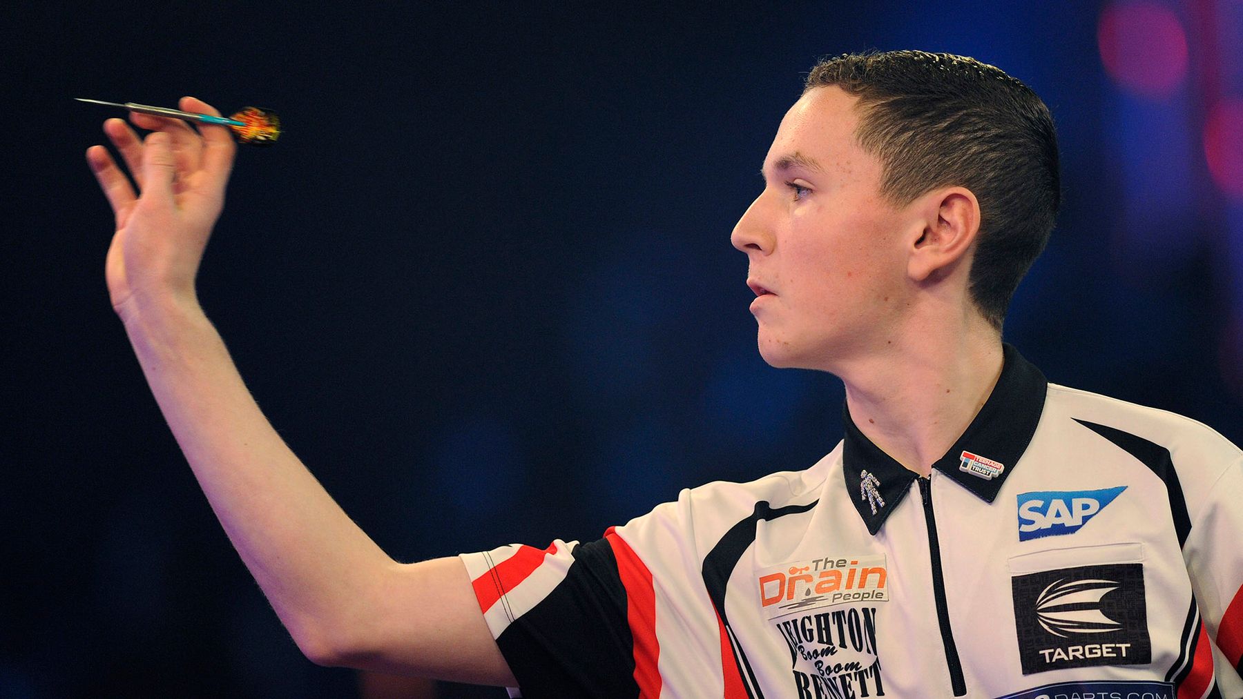 Watch: Darts legend Phil Taylor defeats 13-year-old prodigy Leighton ...