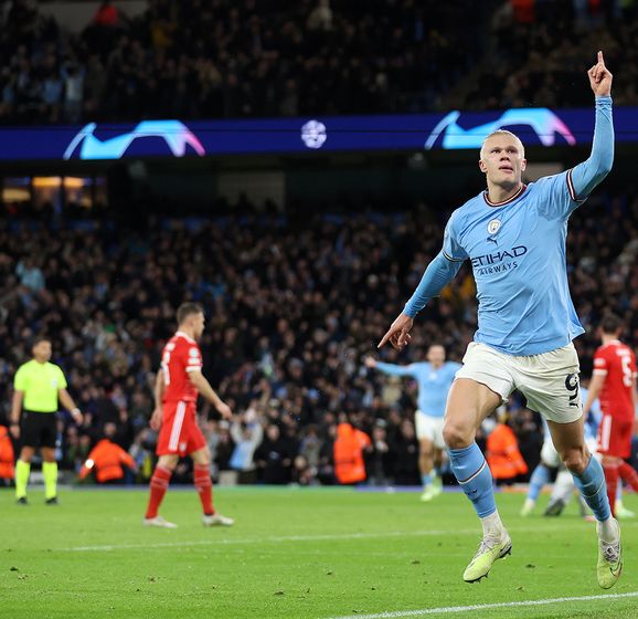 How do Manchester City’s treble-winners compare to Manchester United in ...