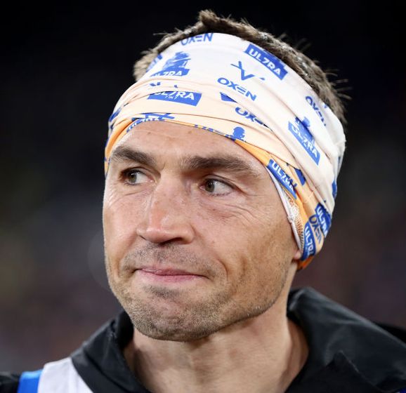 Kevin Sinfield completes marathon challenge in aid of motor neurone disease