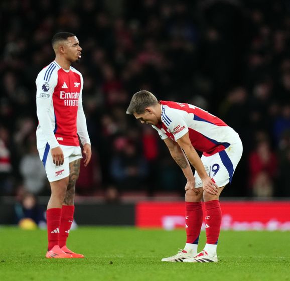 Premier League round-up: 10-man Liverpool draw 2-2; Arsenal unable to ...