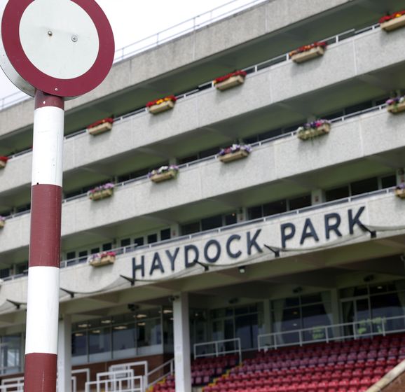 Haydock abandon three races on Saturday card
