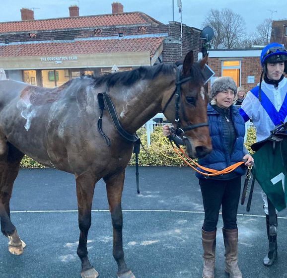 Trainer Deborah Cole enjoys first winner in more than 20 years at Warwick