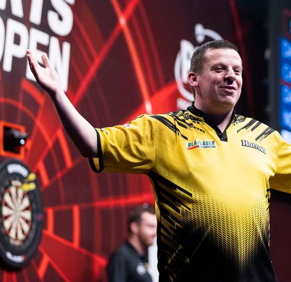 Watch: Dave Chisnall hits a nine-darter on his way to winning the ...