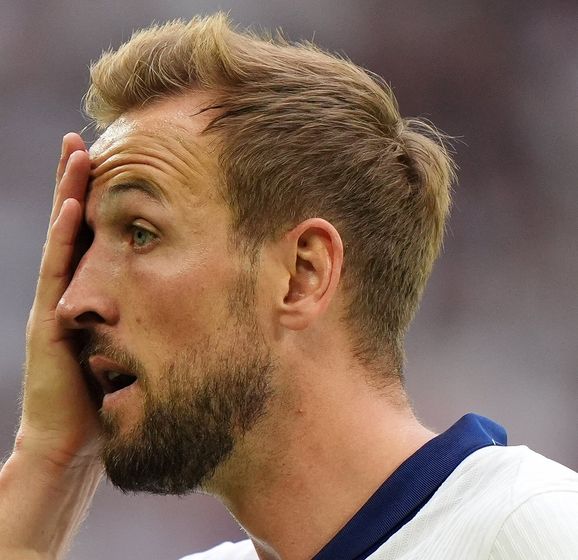 Harry Kane joins England squad while waiting for full diagnosis on injury
