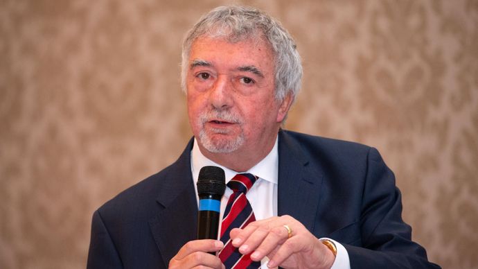 John Virgo one of snooker's great men says Neal Foulds in his latest column