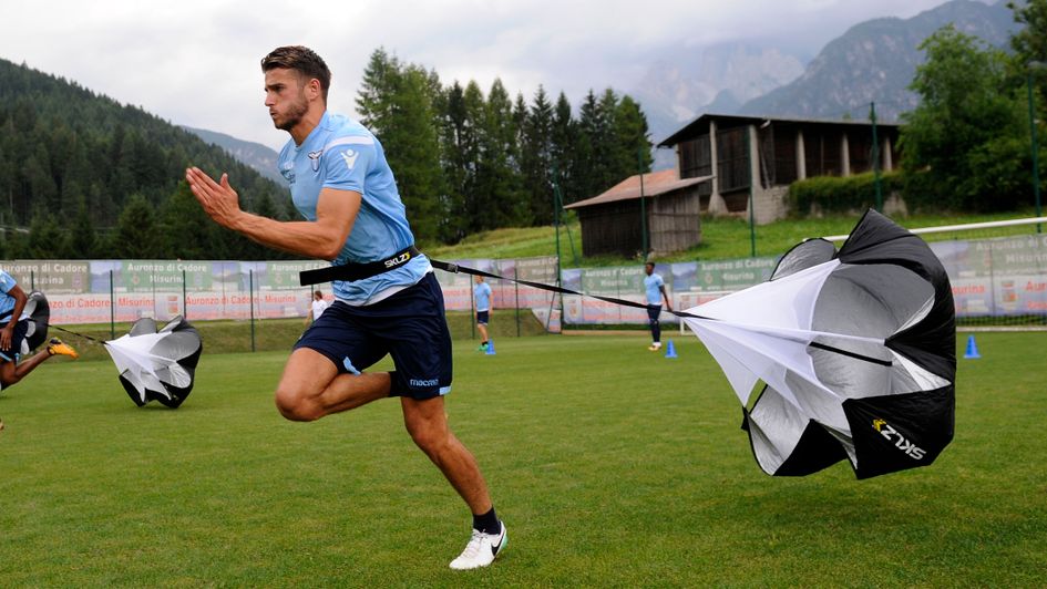 Southampton sign Holland centre-back Wesley Hoedt