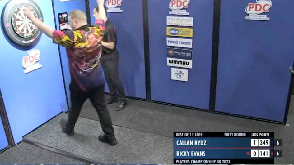 Watch Ricky Evans hit the quickest nine-dart finish you're ever likely ...